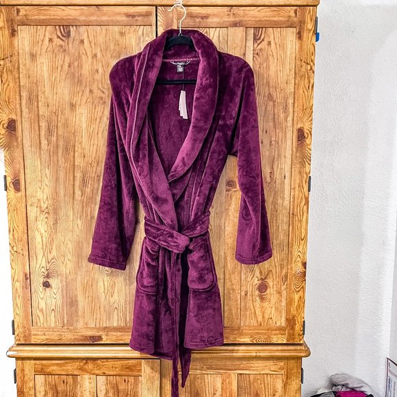 Victoria's Secret | Intimates & Sleepwear | Nwt Victoria Secret Logo ...